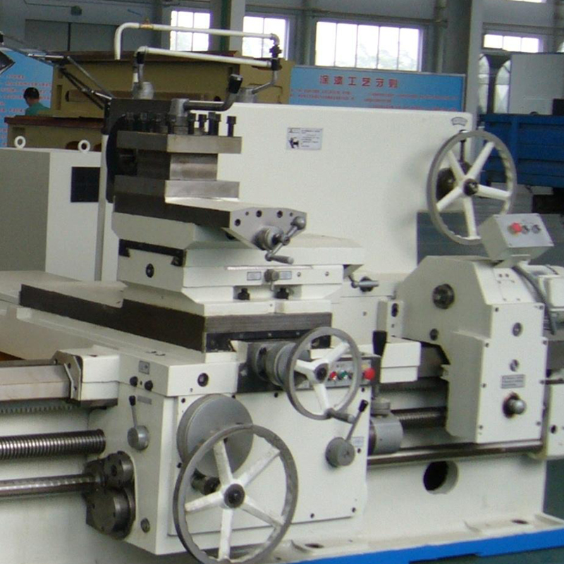Heavy Duty Lathe Machine